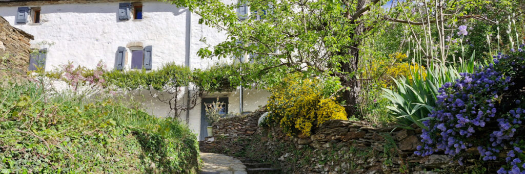 Oustaou de Joséphine – Cabane dans les arbres, Dôme des étoiles en Cévennes